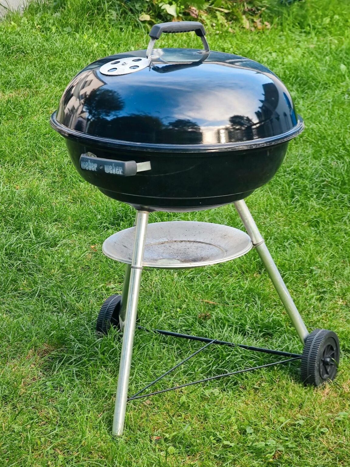 Weber Classic Kettle Holzkohlegrill - EdelKüche