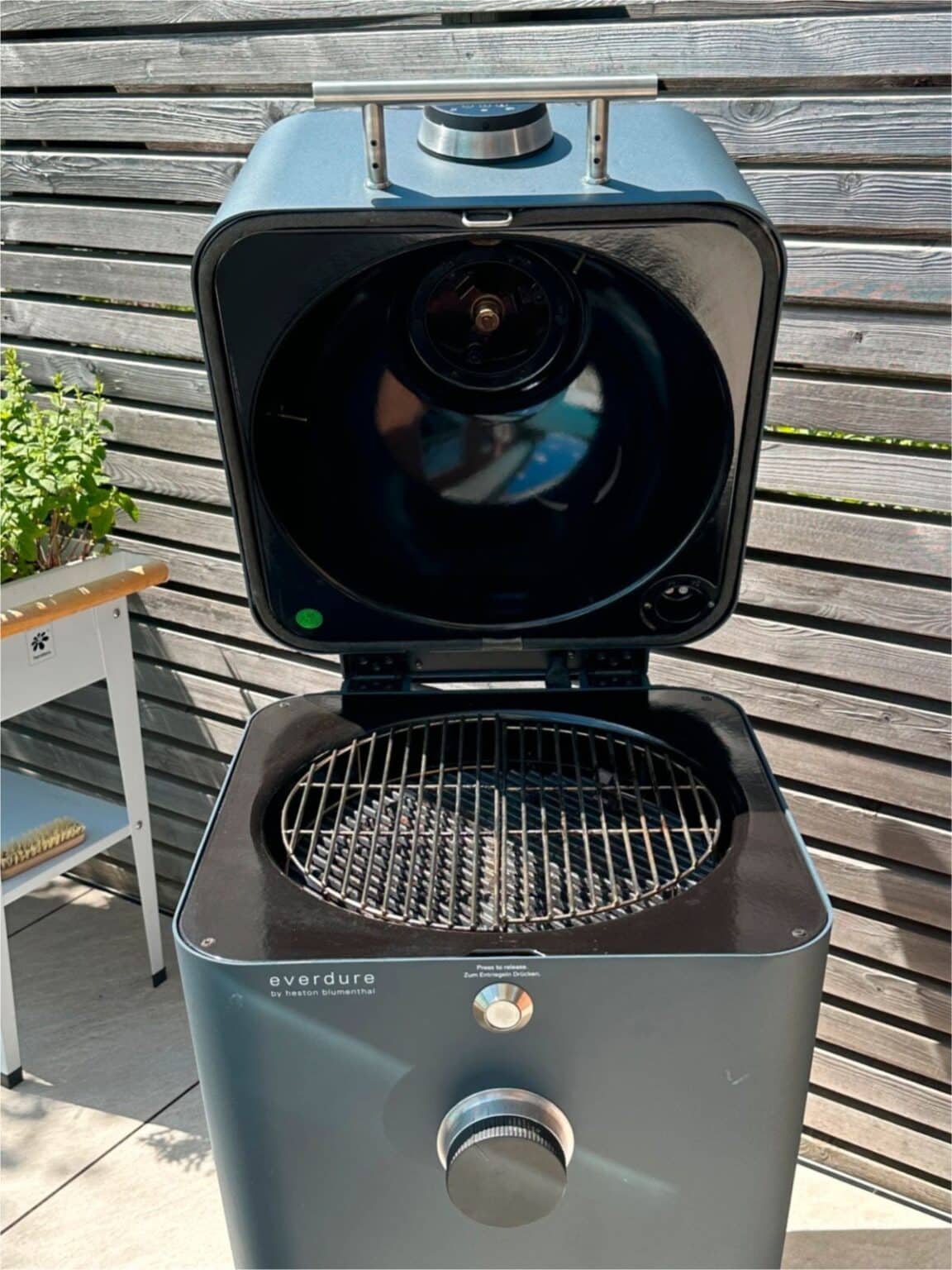 Everdure 4K Holzkohlegrill - EdelKüche
