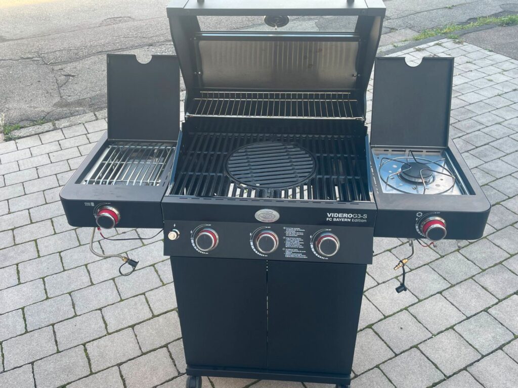 RÖSLE BBQ-Station VIDERO G3-S Vario+ FC Bayern Edition - EdelKüche