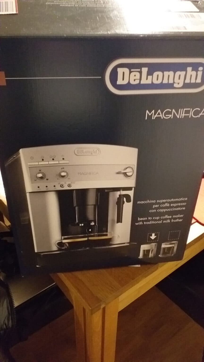 De'Longhi Magnifica ESAM 3200.S Kaffeevollautomat - EdelKüche