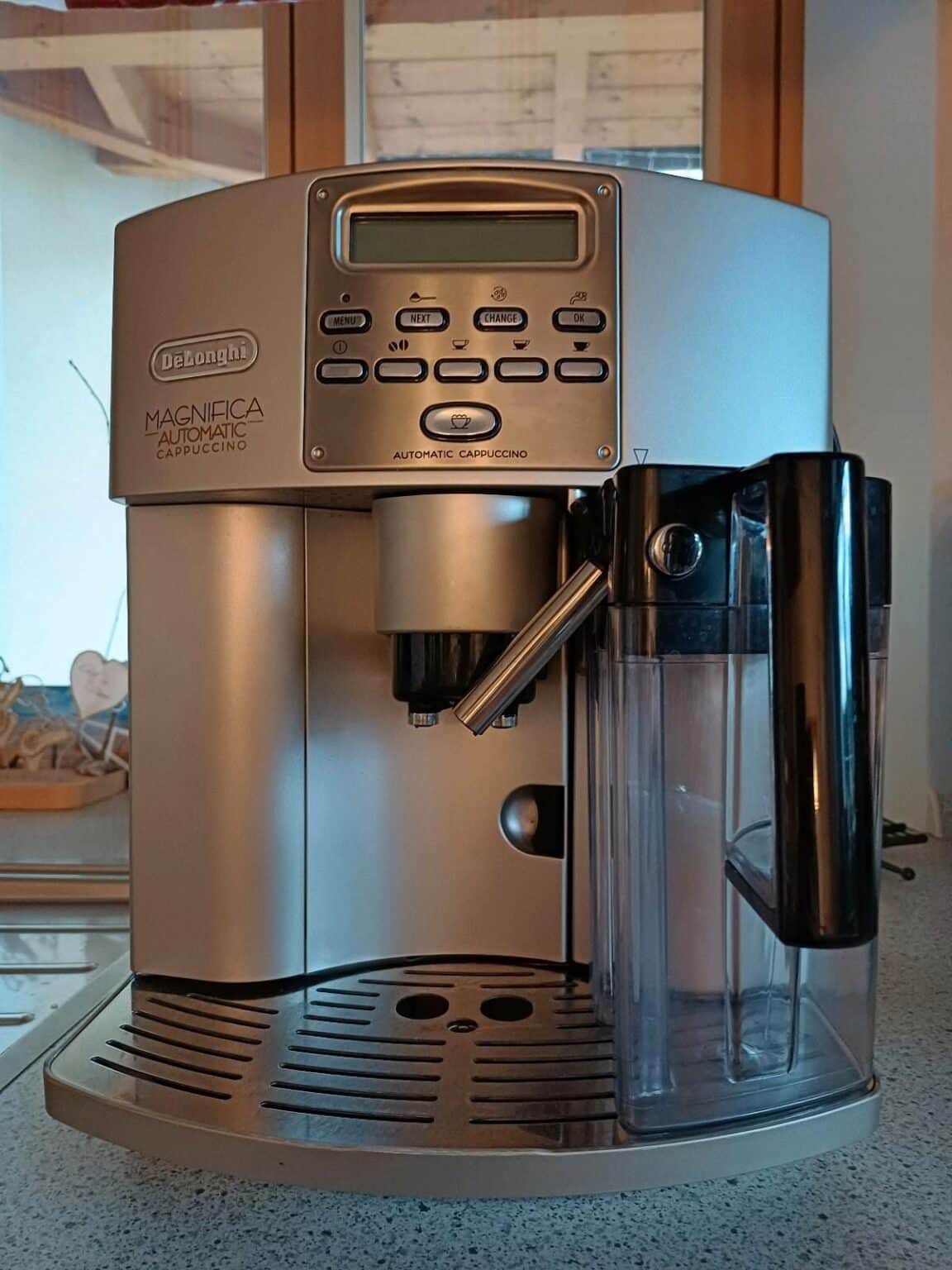 De'Longhi Magnifica ESAM 3500.S Kaffeevollautomat - EdelKüche