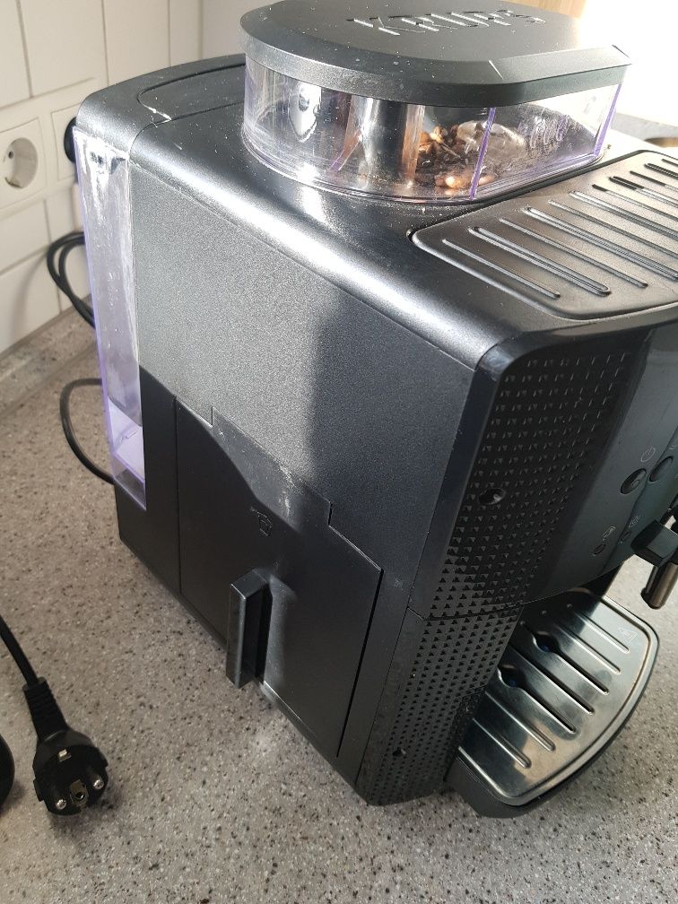 Krups EA810B Kaffeevollautomat - EdelKüche