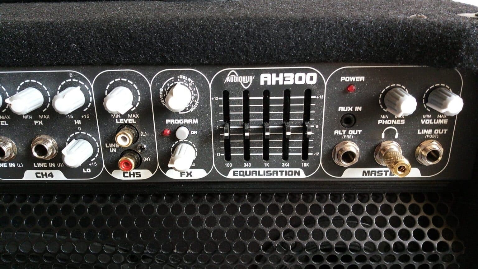 Laney AUDIOHUB Series AH300 Multi-Input Combo Verstärker - EdelKüche