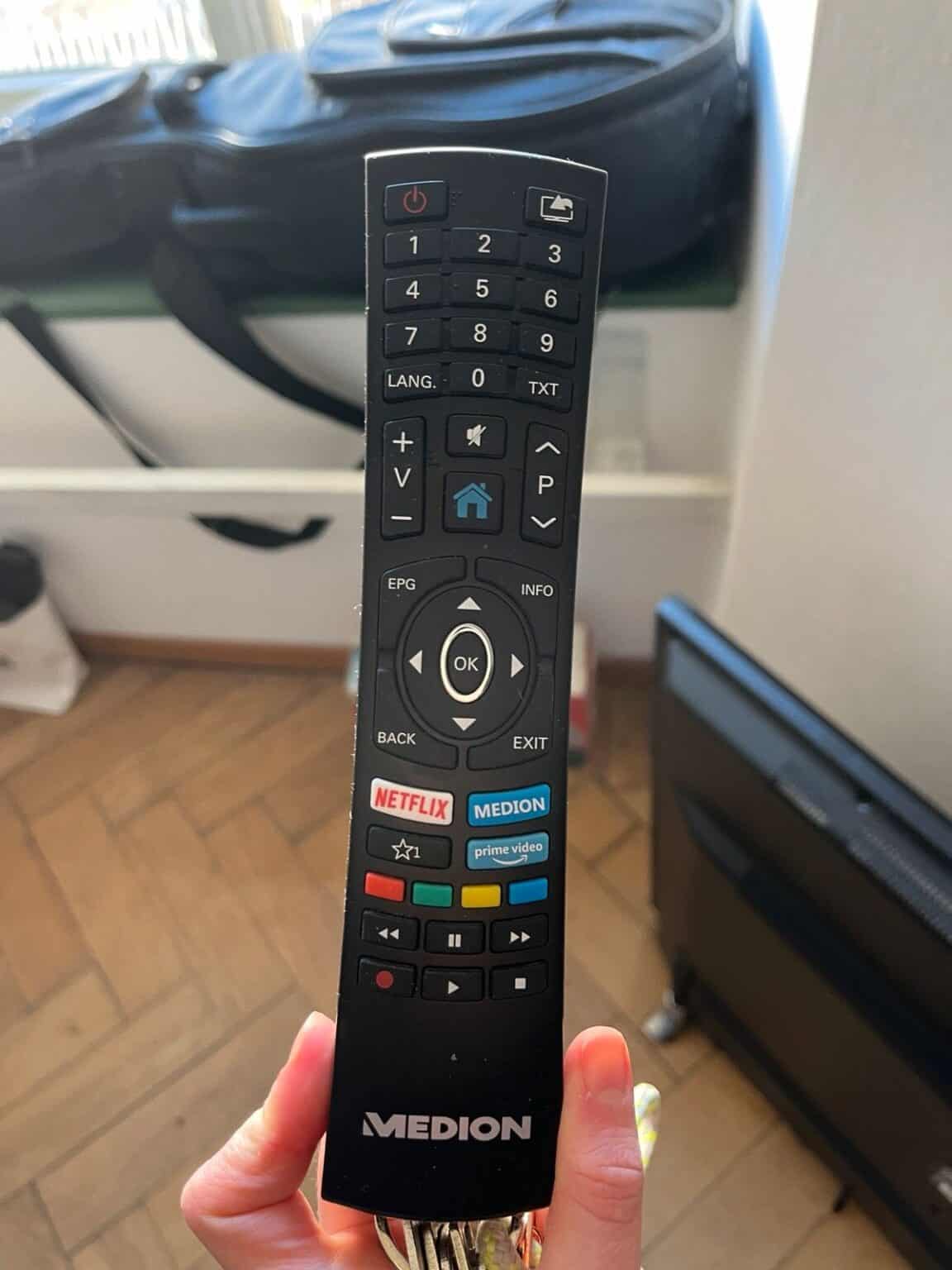 MEDION P15012 Ultra-HD-Smart-TV - EdelKüche