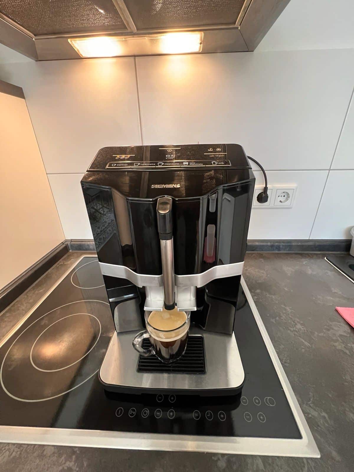 Siemens EQ3 s100 TI301509DE Kaffeevollautomat - EdelKüche