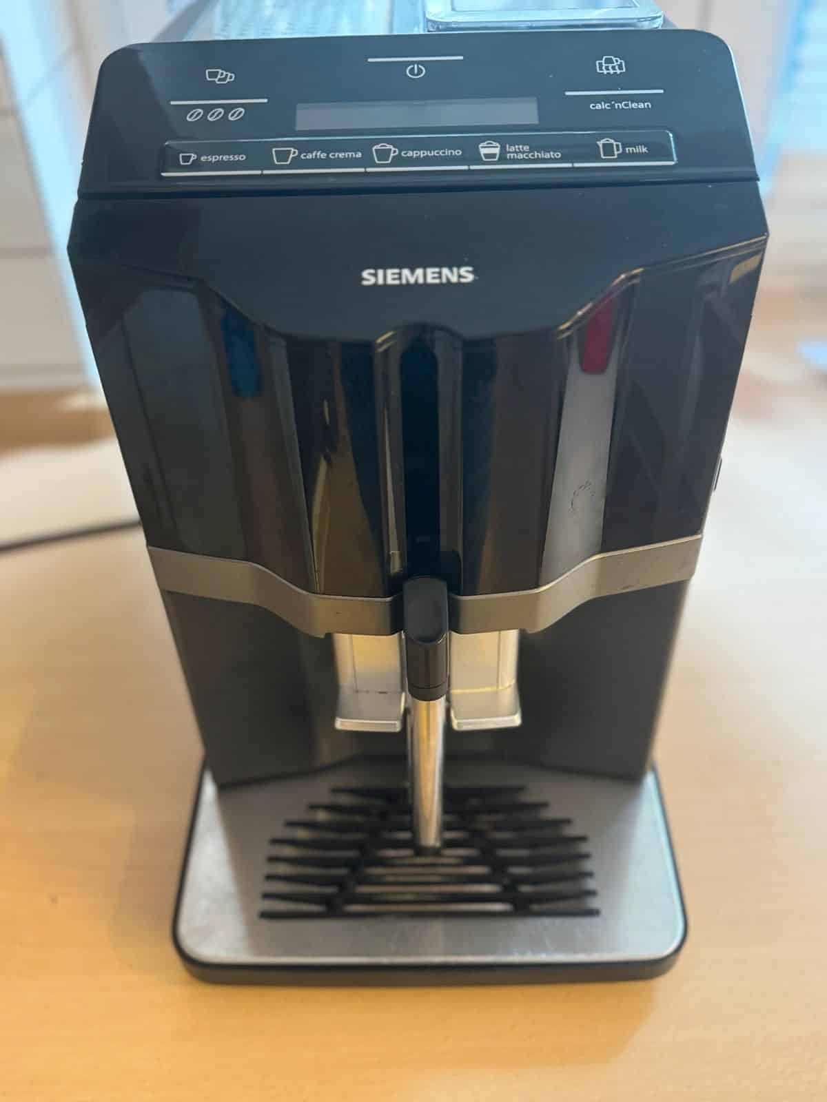 Siemens EQ300 TF301E19 Kaffeevollautomat - EdelKüche